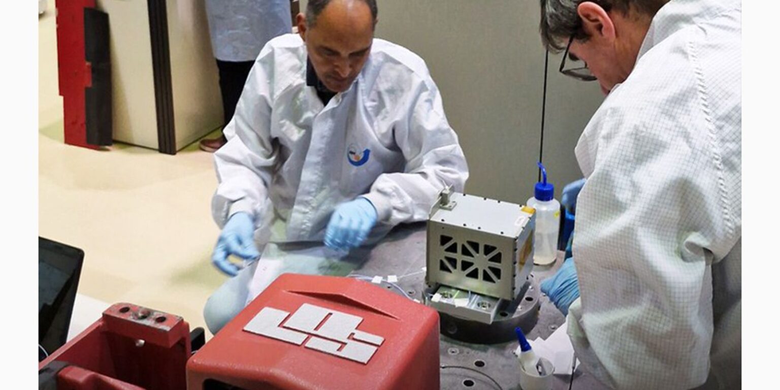 Foguete que levava satélites brasileiros some após lançamento na Índia ...